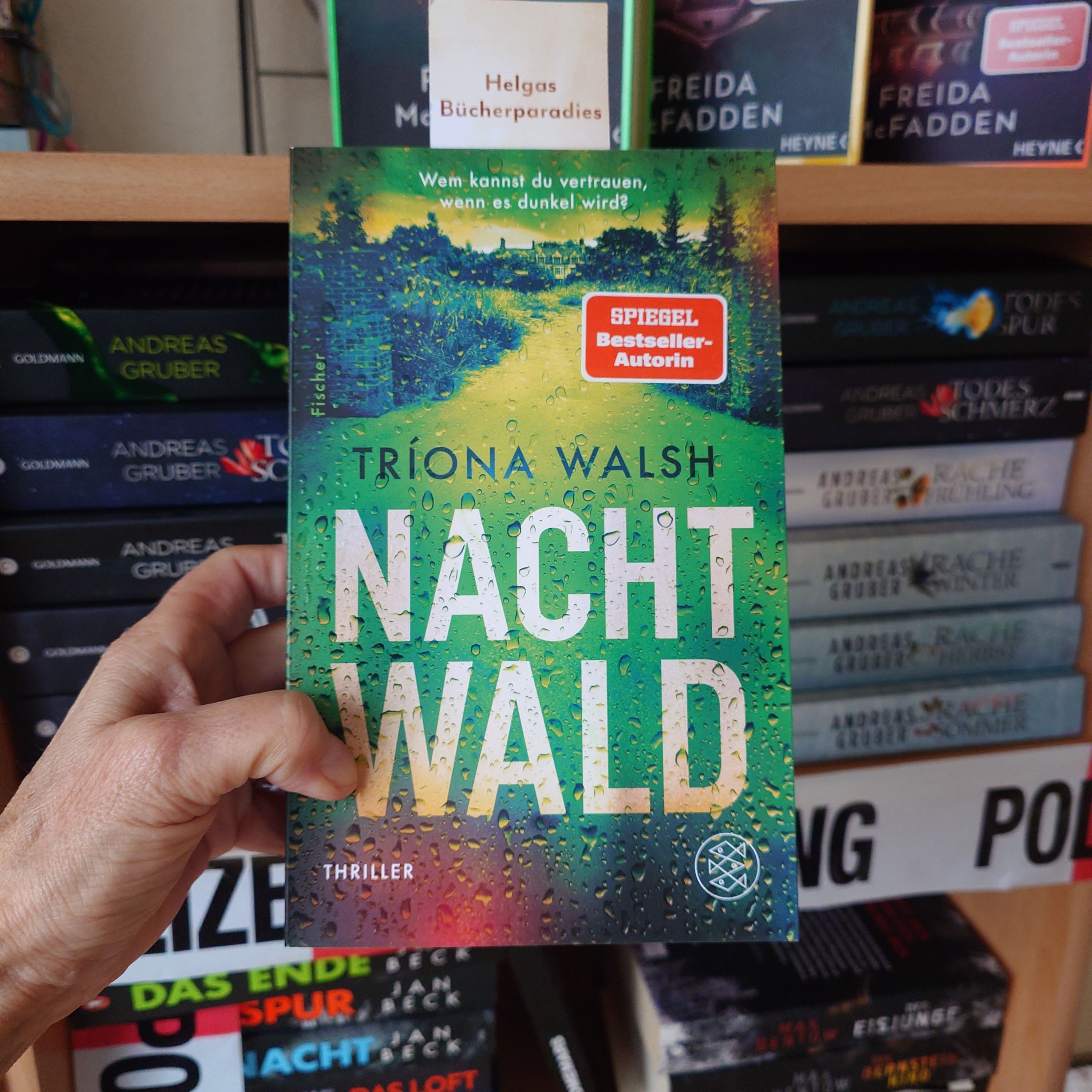 Walsh Triona 📖 Nachtwald – Helgas Bücherparadies